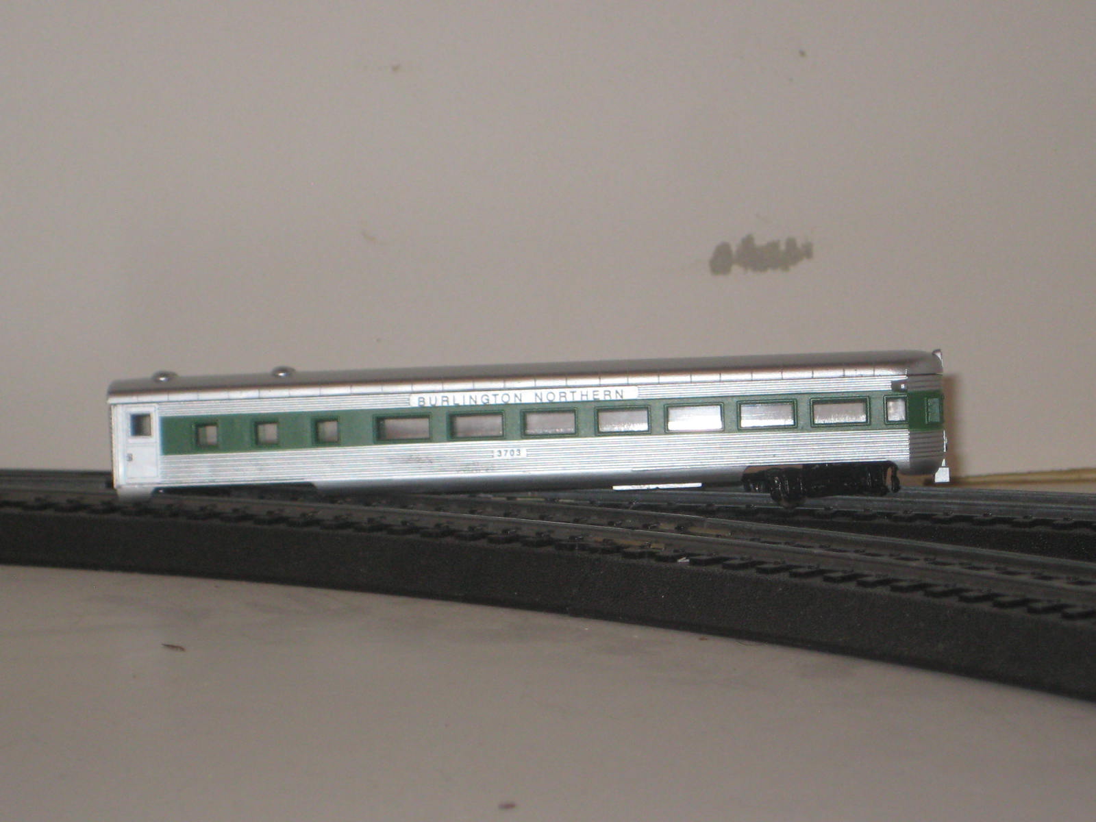 N Scale Burlington Northern Observation Car